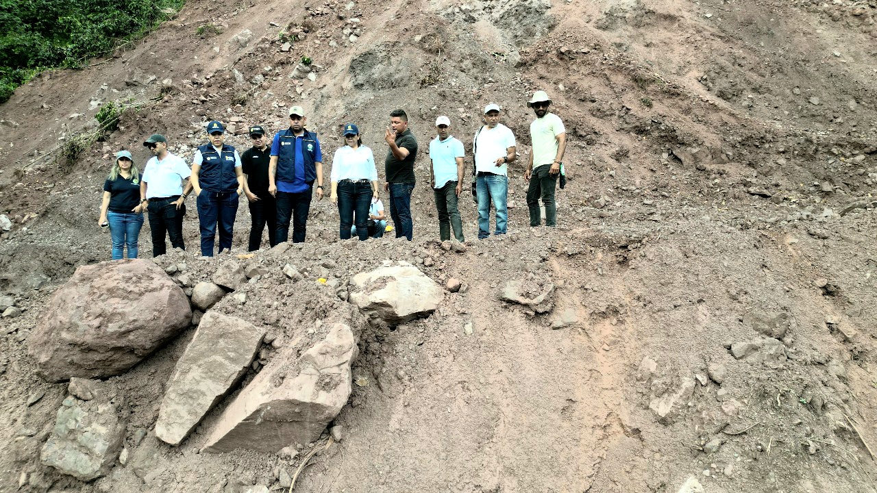En el Cesar, evalúan puntos críticos en vía de Agustín Codazzi para ...